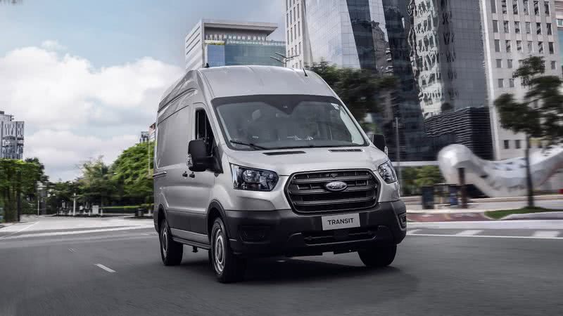 Ford Transit é a primeira van automática à venda no Brasil