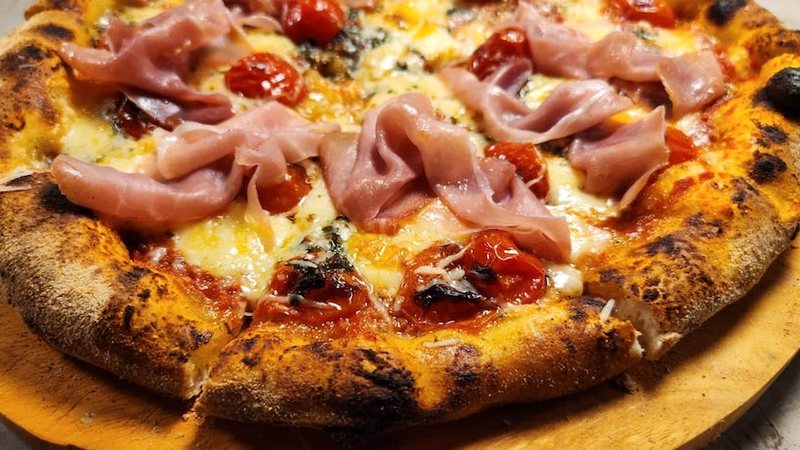Chef Mario, além de pizzaiolo