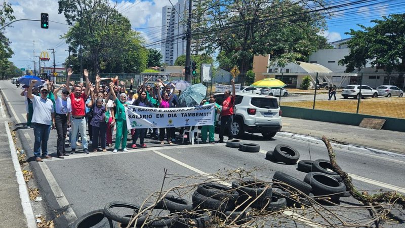 Novo protesto de trabalhadores do Veredas afeta trânsito na Fernandes Lima