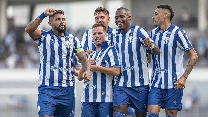 CSA x Confiança: confira horário, escalações e onde assistir