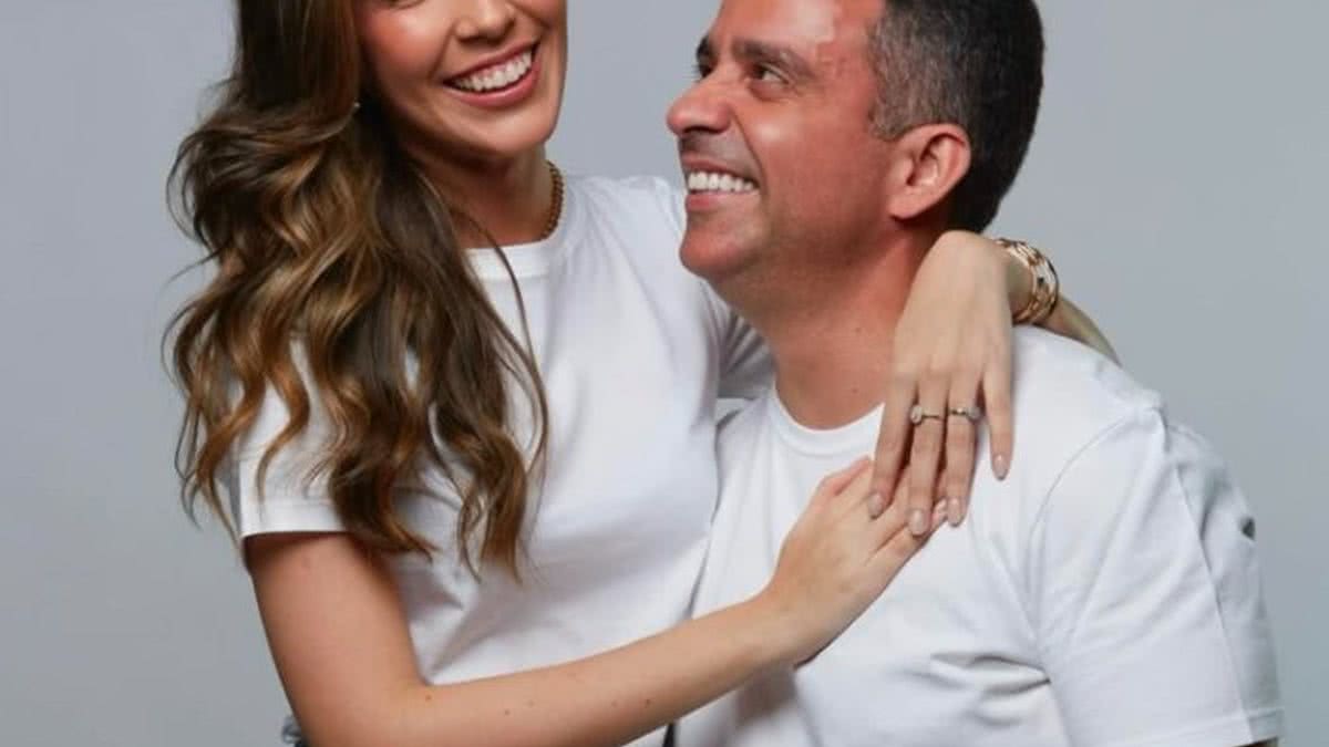 Governador Paulo Dantas anuncia casamento com médica Júlia Britto