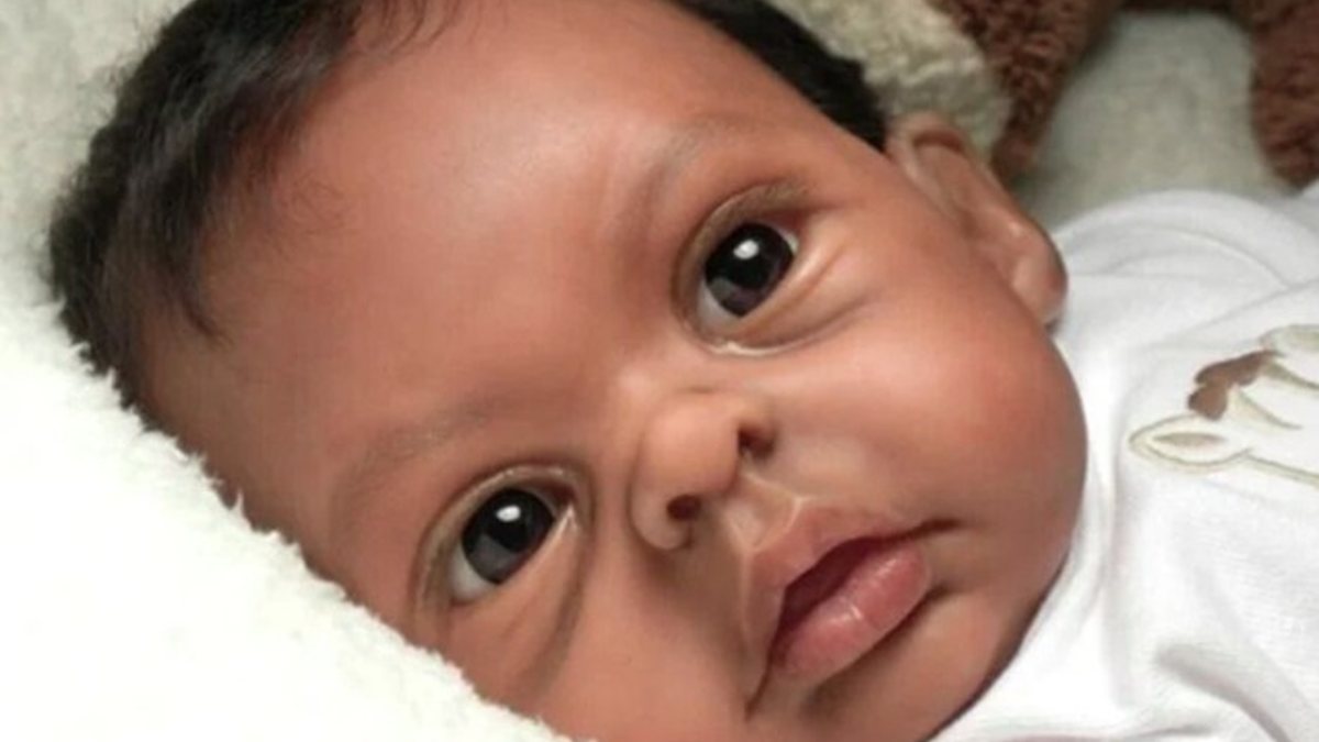 Jovem diz que 'bebê reborn' está com muita dor e pede a motorista de ...