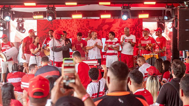 CRB celebra 113 anos com festa, música e 'racha' entre torcedores no ...