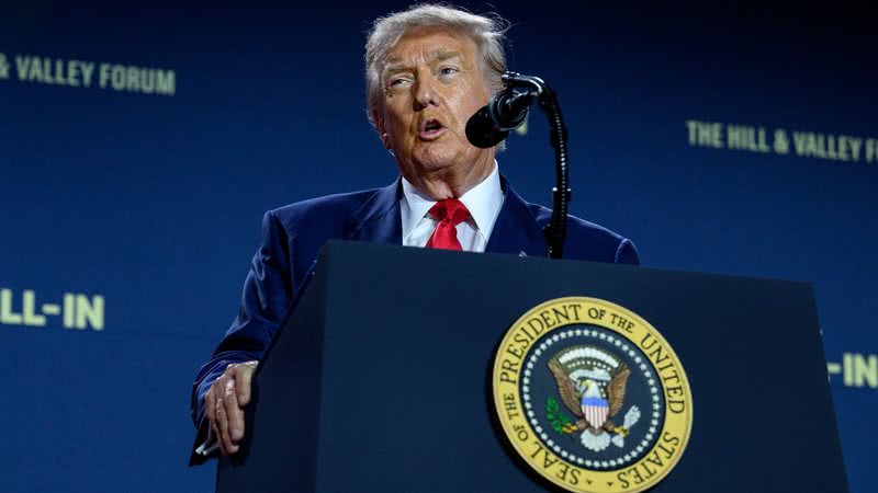 Trump afirma que EUA destruíram barco que deixava a Venezuela