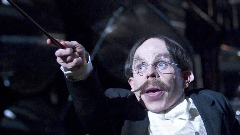 Warwick Davis retorna como professor Flitwick na nova série de Harry Potter