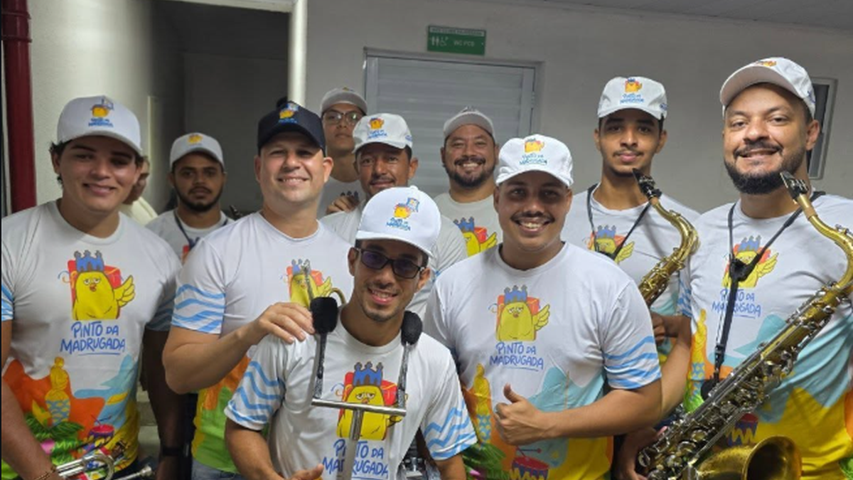 Banda oficial do Pinto da Madrugada faz a folia no Canta no Play ...