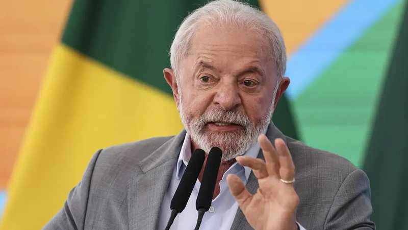 Lula passa por cirurgia e remove lesão de câncer de pele na cabeça