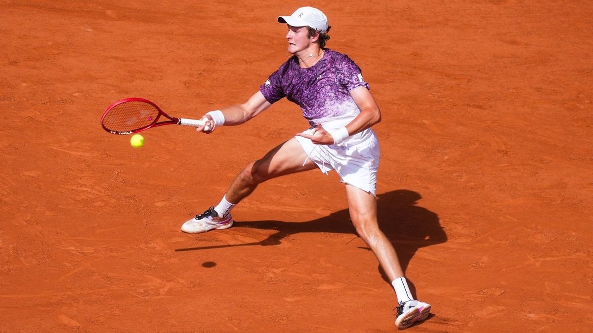 Fonseca vira sobre Djokovic após quase 5h e vai às oitavas em Roland Garros
