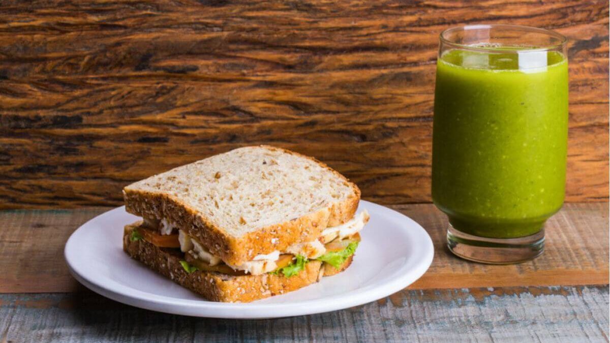 7 lanches com frango para comer antes do treino de musculação