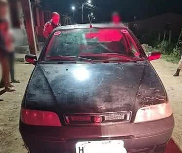 Homem tem carro atingido por tiros durante suposto atentado em Porto ...