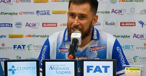 Jonathan Gómez é apresentado no CSA e pode estrear contra o Botafogo