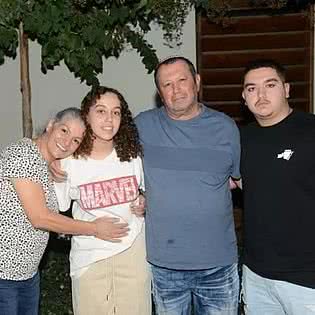 Soldado israelense mantida refém pelo Hamas desde 7 de outubro é libertada