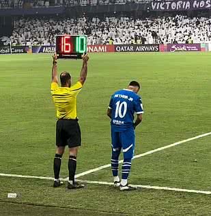 Neymar volta após 369 dias com vitória do Al-Hilal em jogo maluco; veja ...