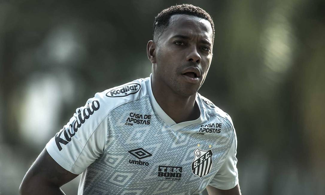 Robinho pode se mudar para a Inglaterra após deixar a cadeia
