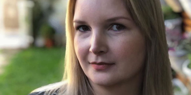 Enquanto Suzane von Richthofen vende havaianas, Elize Matsunaga vira Uber