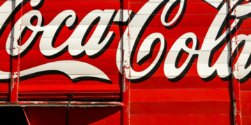 Coca-Cola anuncia demissão em massa e fecha fábrica centenária ...